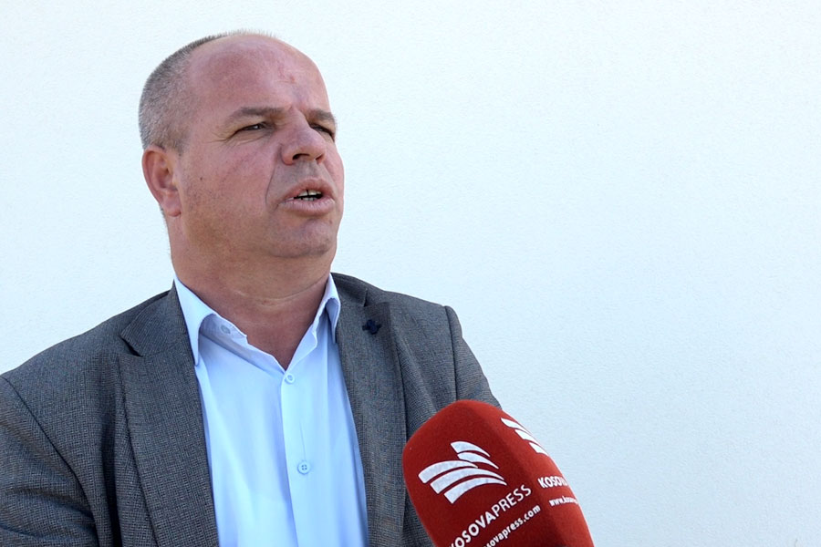Smajl Latifi ka një njoftim për fermerët dhe bujqit e Rahovecit Smajl Latifi ka një njoftim për fermerët dhe bujqit e Rahovecit
