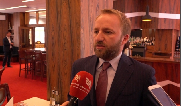 Tahiri: Kurti vepron mbi standarde të dyfishta Tahiri: Kurti vepron mbi standarde të dyfishta